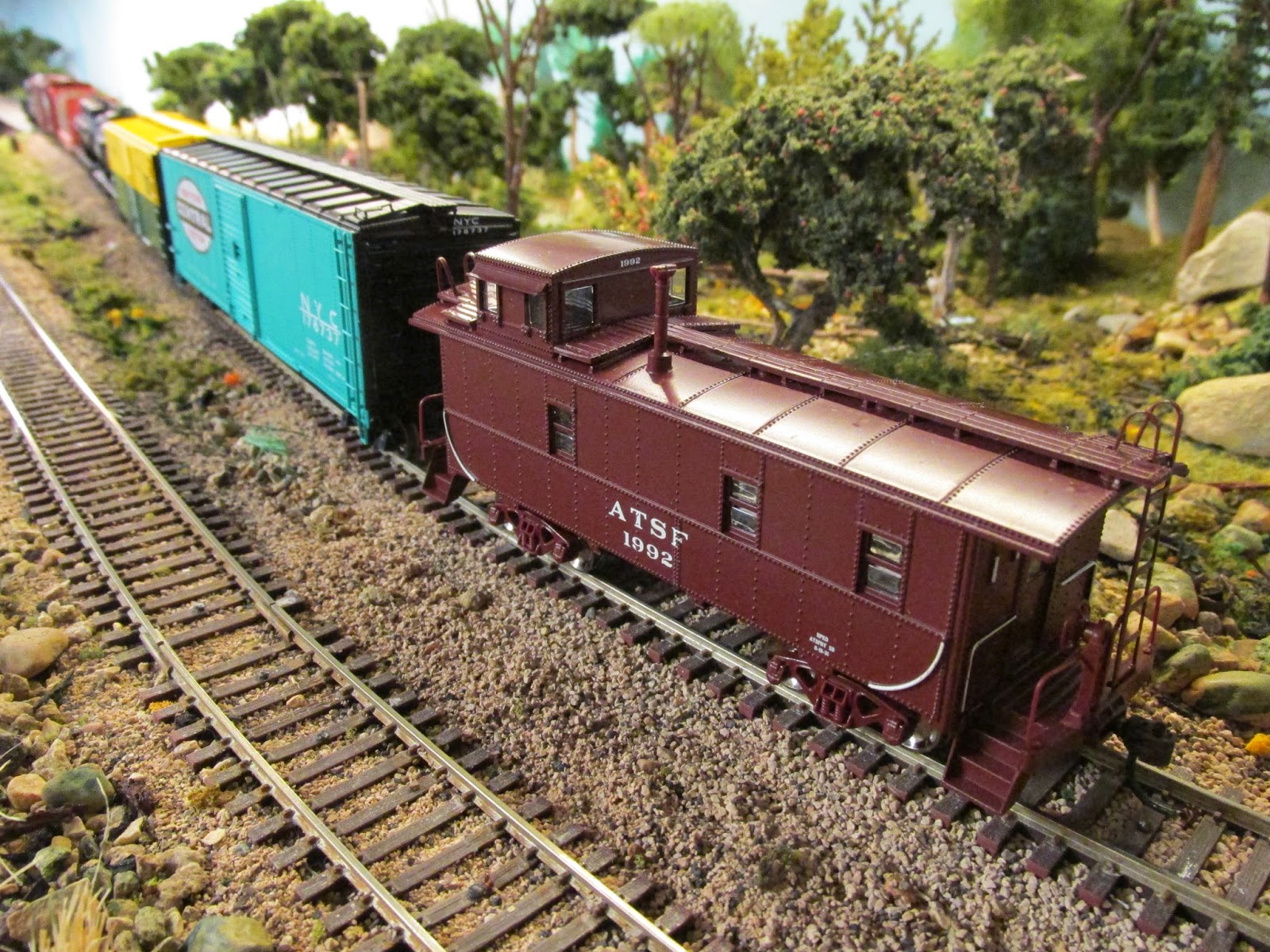 Eddie's Rail Fan Page: Bringing up the rear of a late 1950's era ...